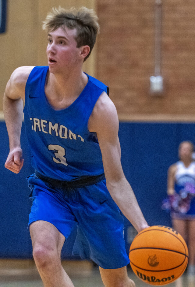 Boys basketball: Hadley ends back-and-forth battle to put Fremont over ...